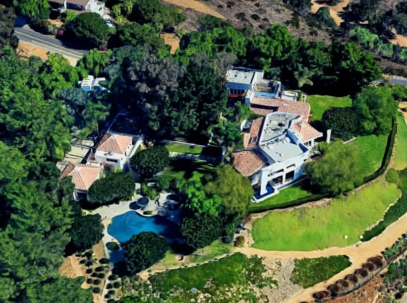 Axl Rose House: The Malibu Dream - Urban Splatter