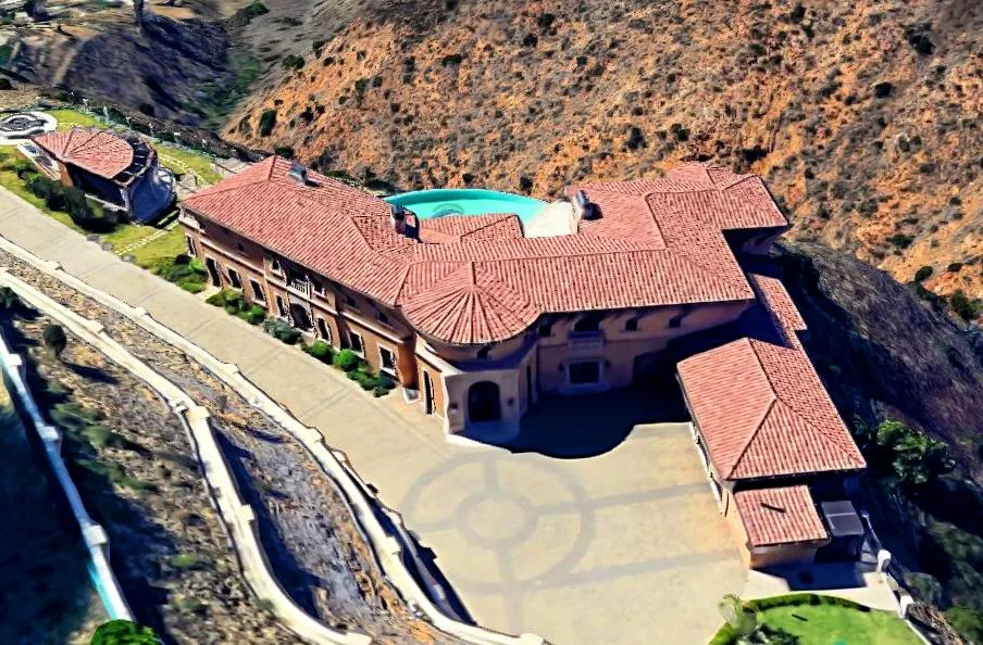 Jonathan Davis House: The Malibu Pad - Urban Splatter