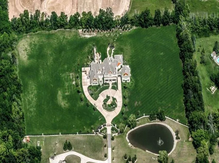 AJ Hawk House: Ohio Mansion - Urban Splatter