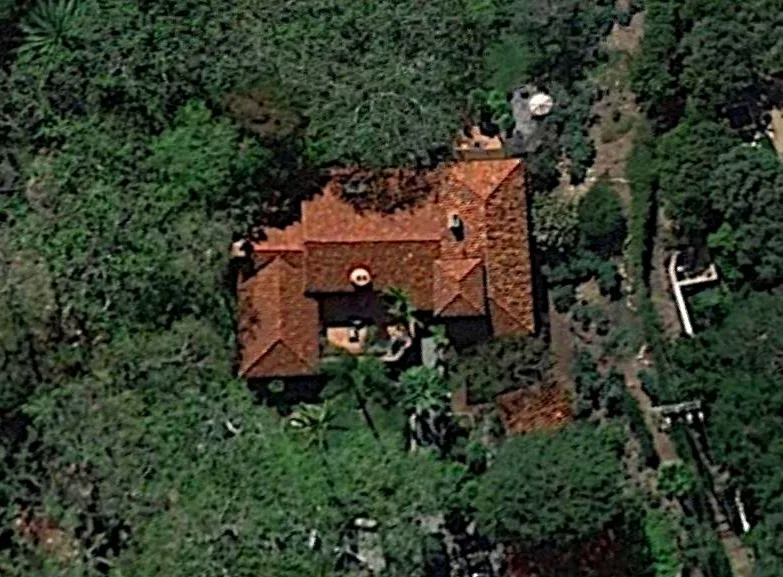 Sam Elliott House: Rustic Malibu Home - Urban Splatter