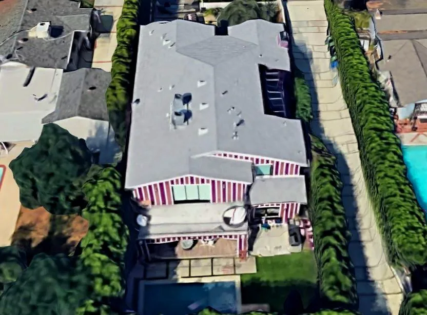 Piper Rockelle House: Sherman oaks Home - Urban Splatter