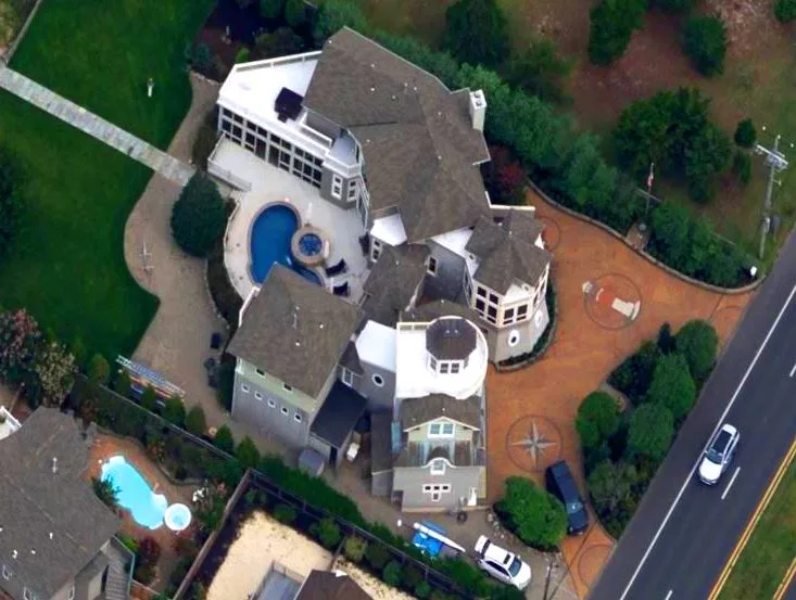 Robin Quivers House: The New Jersey Pad - Urban Splatter