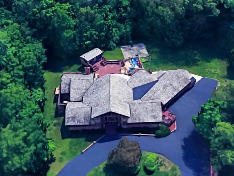 Bernie Mac House: Midwest Mansion - Urban Splatter