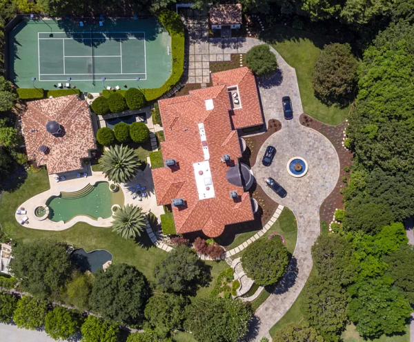 Reba McEntire House: The Beverly Hills Mansion - Urban Splatter