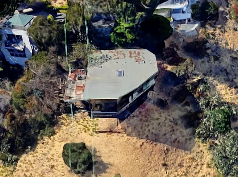 Harry Bosch House: The Television House - Urban Splatter