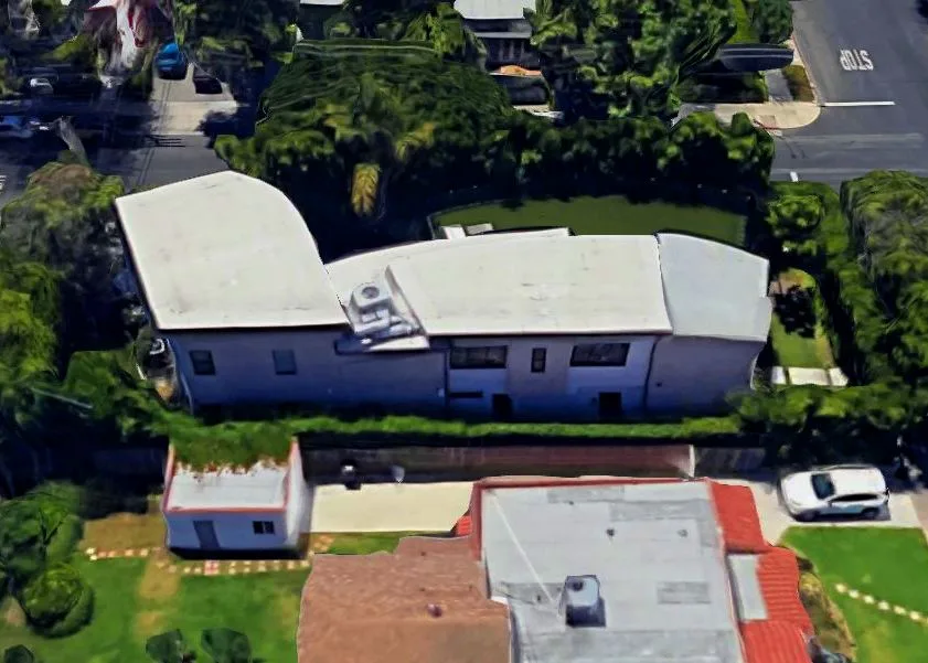 Danny Duncan House: The Beverly Grove Pad - Urban Splatter