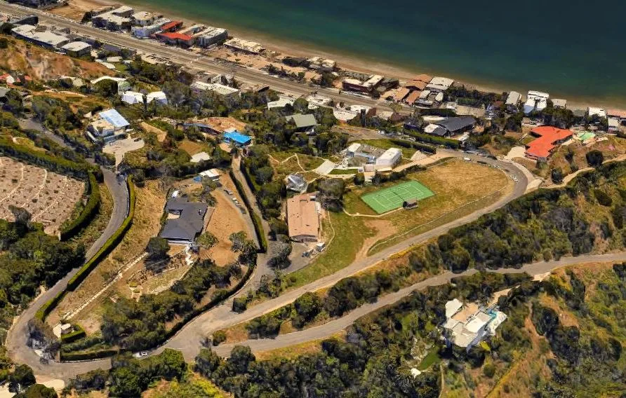 Frank Ocean House: The Malibu Pad - Urban Splatter