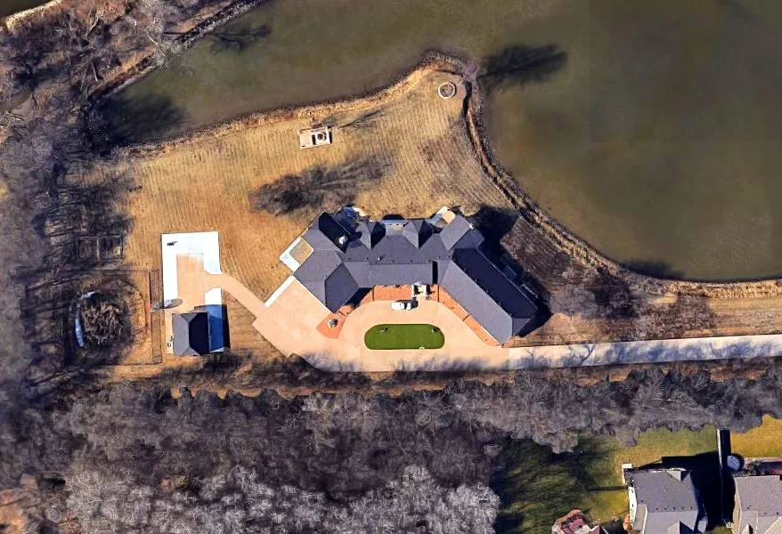 Barry Sanders House: The Kansas Residence - Urban Splatter