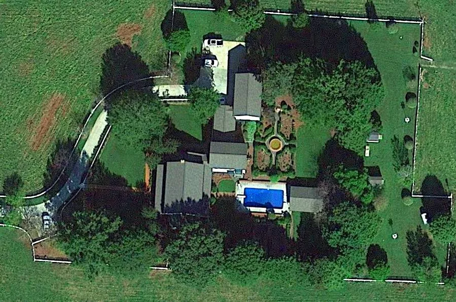 Teddy Gentry House: The Fort Payne Pad - Urban Splatter