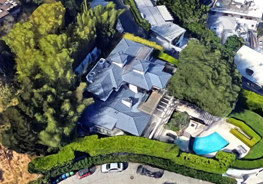 Dane Cook House: The Los Angeles Pad - Urban Splatter