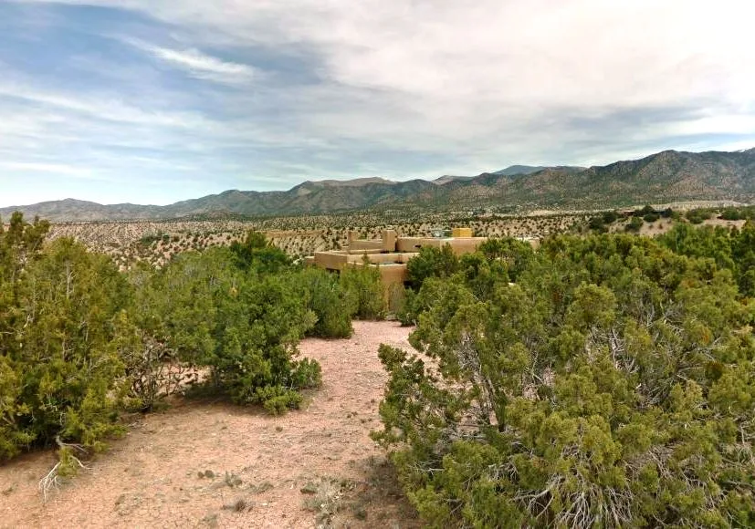 Ali MacGraw House: Inside Her Santa Fe Sanctuary - Urban Splatter