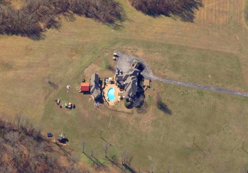 Tracy Lawrence House: The Tennessee Mansion - Urban Splatter