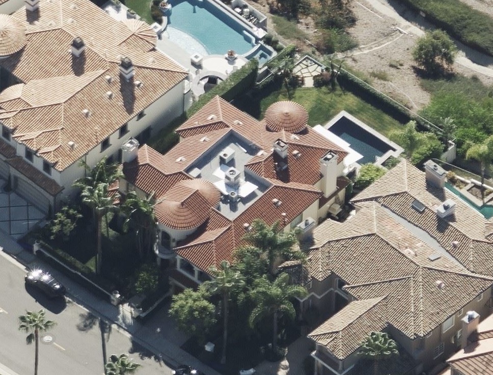 Ray Liotta House: Los Angeles Mansion - Urban Splatter