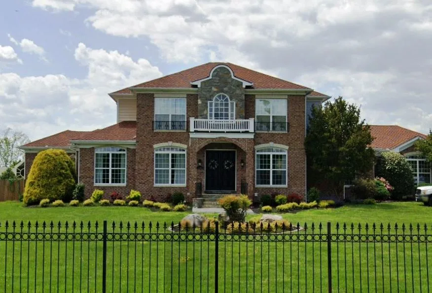 Delonte West House: The Washington Villa - Urban Splatter