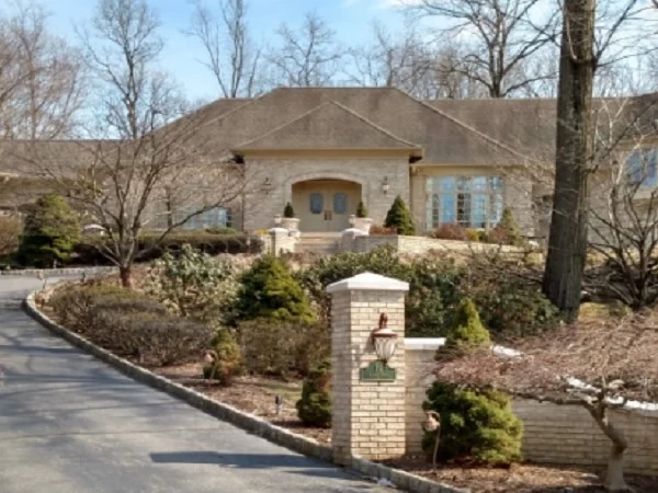 Tony Soprano House: TV Show Jersey Mansion - Urban Splatter