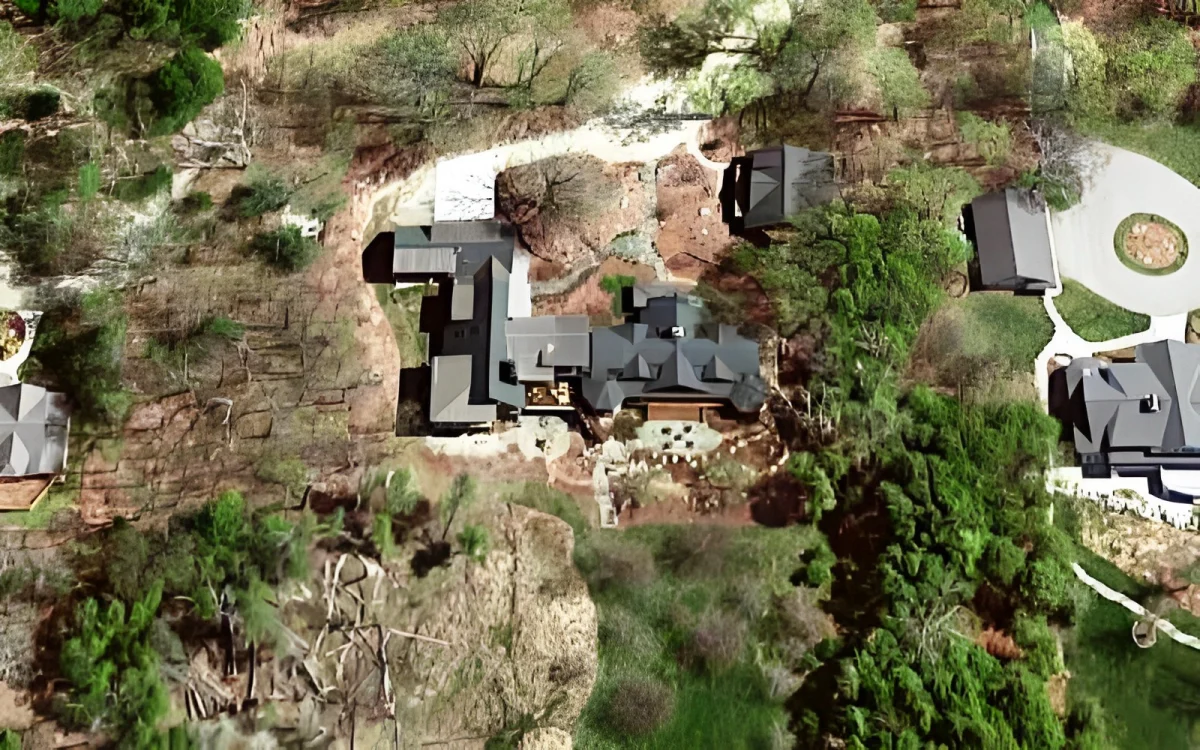 Michael Moore House: The Michigan Mansion - Urban Splatter