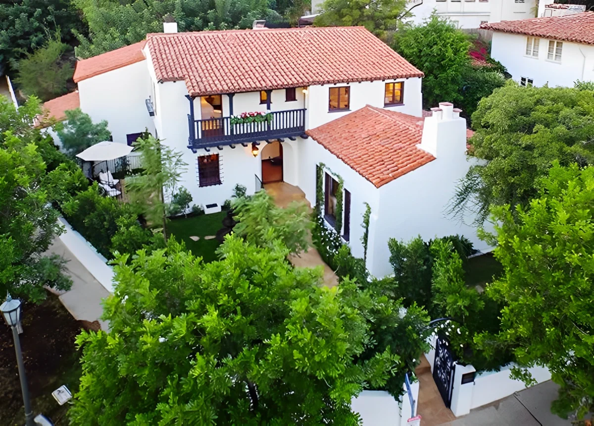 Charlie Hunnam House: Los Angeles Compound - Urban Splatter