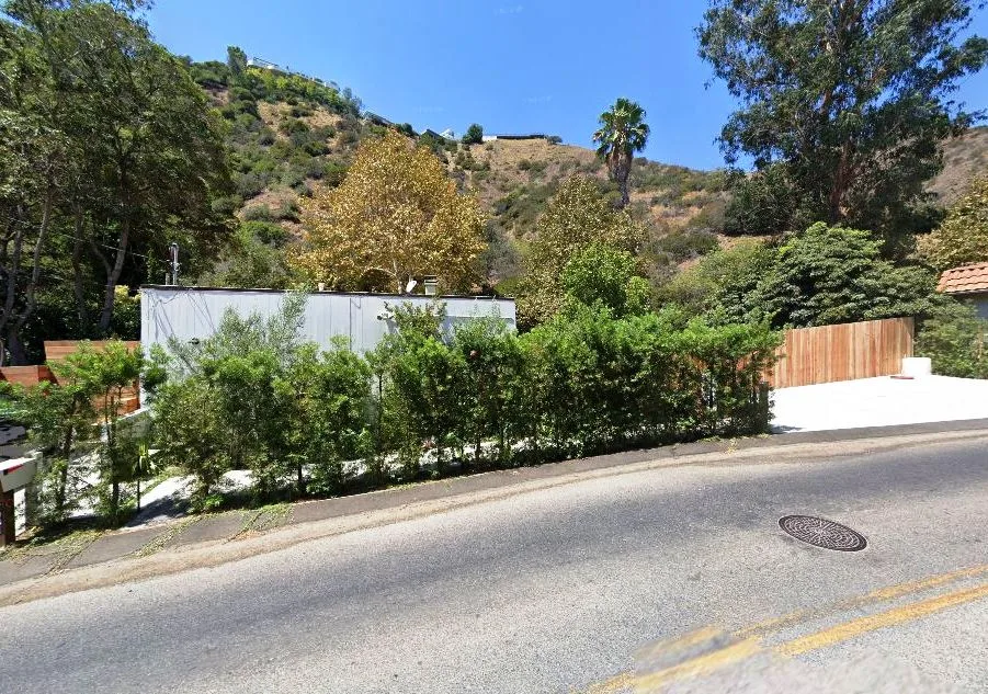 Chris Pontius House: The Los Angeles Pad - Urban Splatter