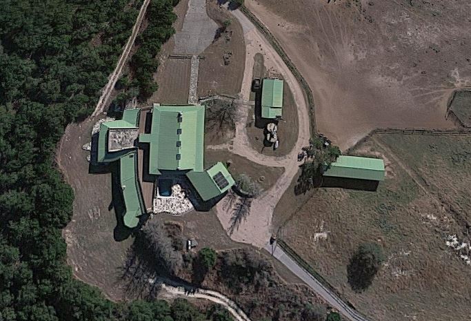 Willie Nelson House: The Texas Residence - Urban Splatter