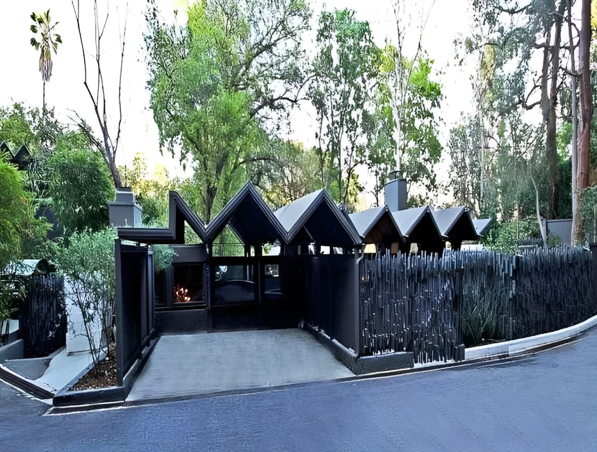 Rob Zombie House: The Los Angeles Dwelling - Urban Splatter