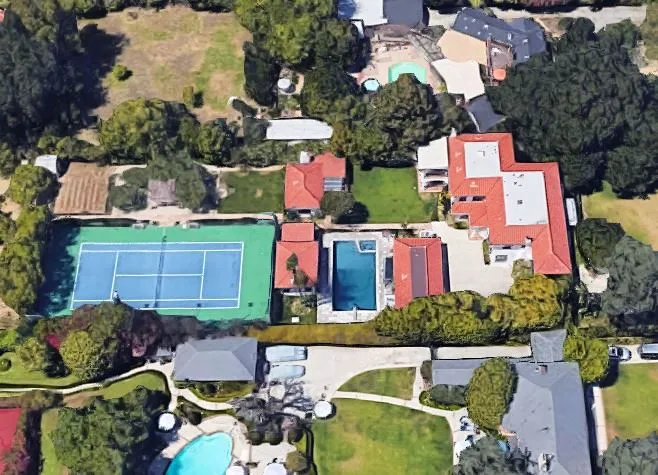 Jenna Fischer House: The Glendale Villa - Urban Splatter