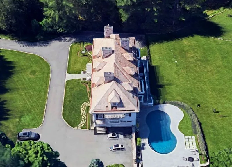 Bobby Bonilla House: The Greenwich Palace - Urban Splatter