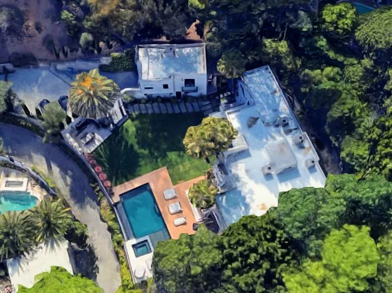 Look At One Of Bad Bunny's Houses - Urban Splatter