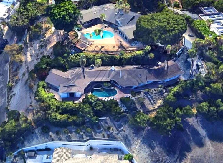 Ava Max House: The Sherman Oaks Dwelling - Urban Splatter