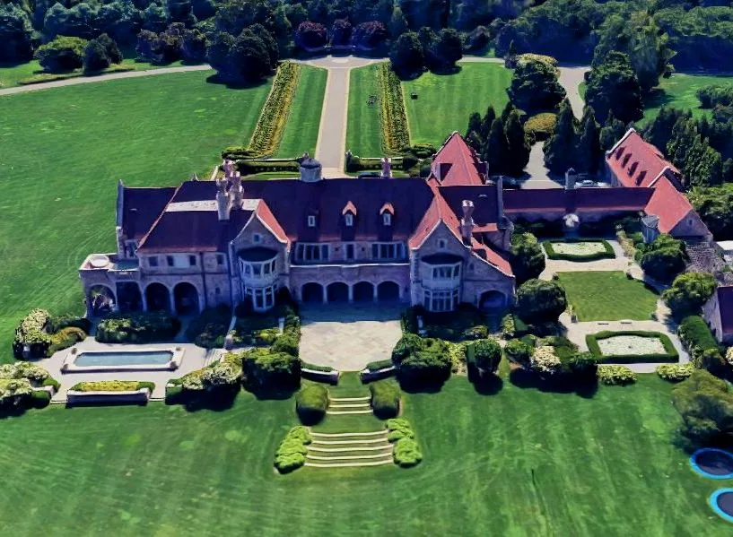 Steven Schonfeld House: The Old Westbury Mansion - Urban Splatter