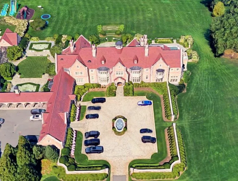 Steven Schonfeld House: The Old Westbury Mansion - Urban Splatter
