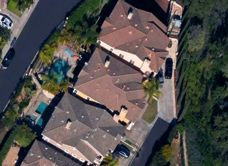 Check Out Gabriel Iglesias' House - Urban Splatter