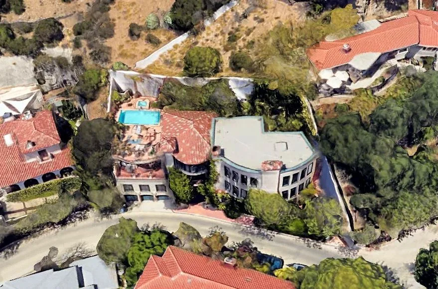 Kevin Smith House: The California Residence - Urban Splatter