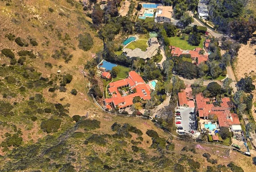 James Cameron House: The Malibu Estate - Urban Splatter