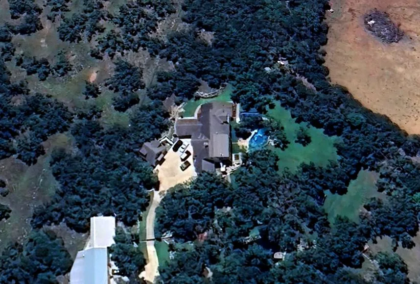 Jesse James House: The Austin Residence - Urban Splatter