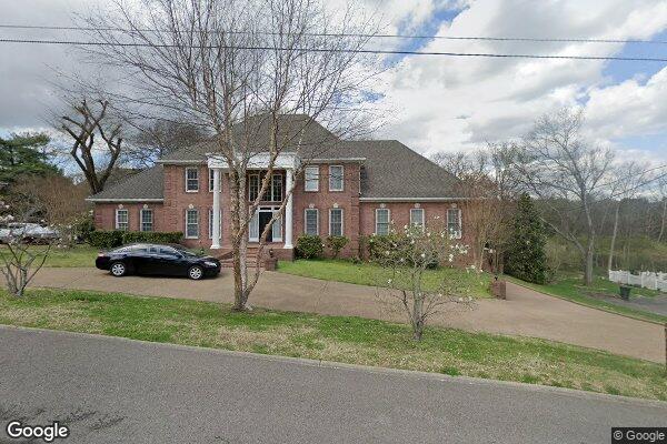 Young Buck House: The Hendersonville Haven - Urban Splatter