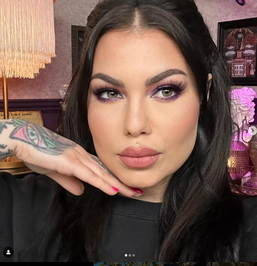 How Much Does Bailey Sarian Make? - Urban Splatter