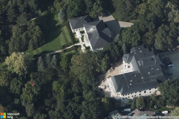 Drake House: The Toronto Titan's Luxurious Residence - Urban Splatter