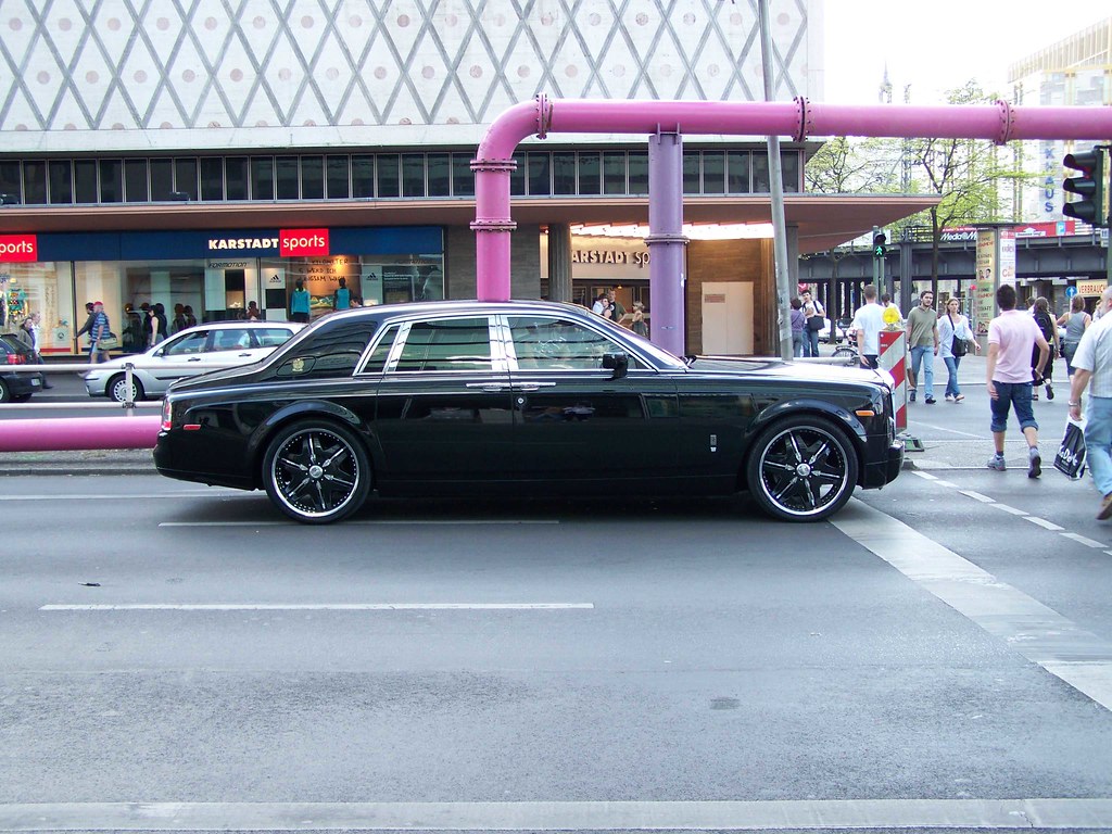 Ariana Grande Car Collection: Inside Her Garage - Urban Splatter