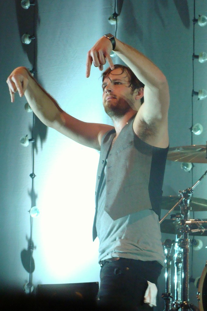 Caleb Followill Net Worth: Inside the Kings of Leon Fortune - Urban ...